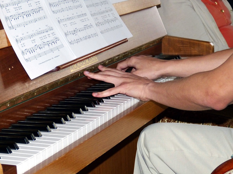 5 Excellent Tips to Move Closer To Your Goal of Being an Expert Pianist ...